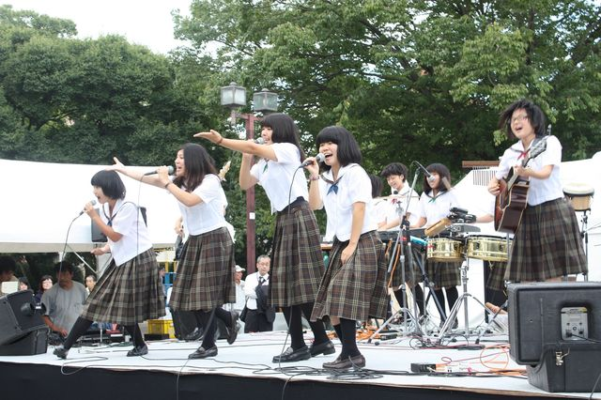 Osaka Municipal Sumiyoshi Commercial High School uniform foto ...