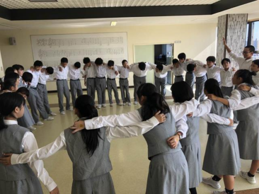 Sapporo Municipal Kashiwagaoka Junior High School uniforme foto ...